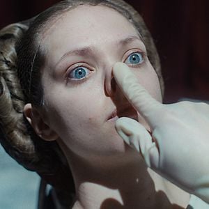 La hermanastra fea - Película 2025 - SensaCine.com.mx