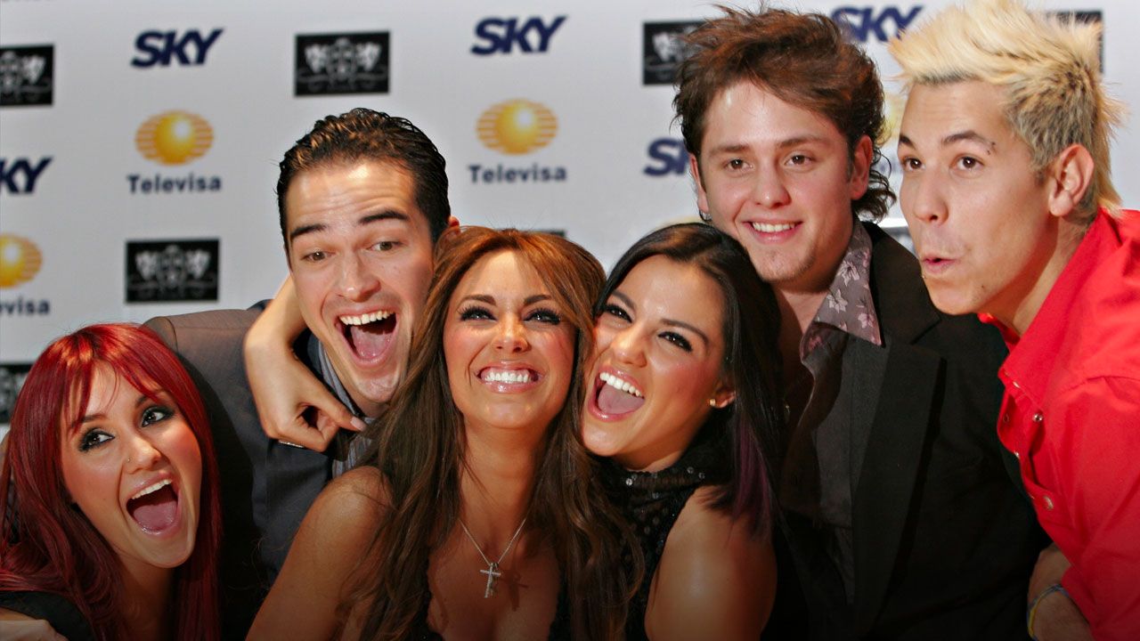 RBD: La foto donde Anahí recortó a Alfonso Herrera - Noticias de series ...