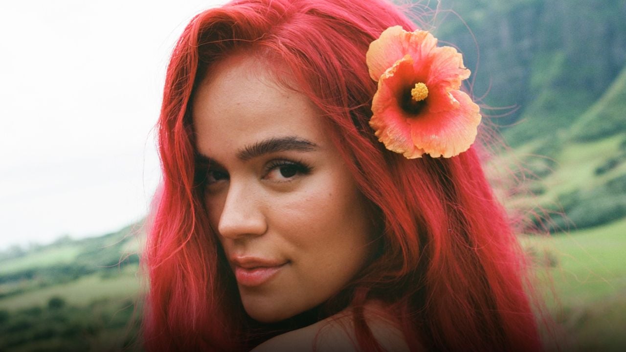 Karol G enfurece por foto que deforma su cara en portada de revista ...