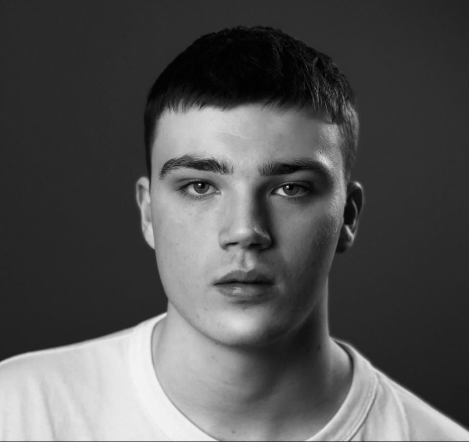 Tom Gould (II) : Su biografía - SensaCine.com.mx