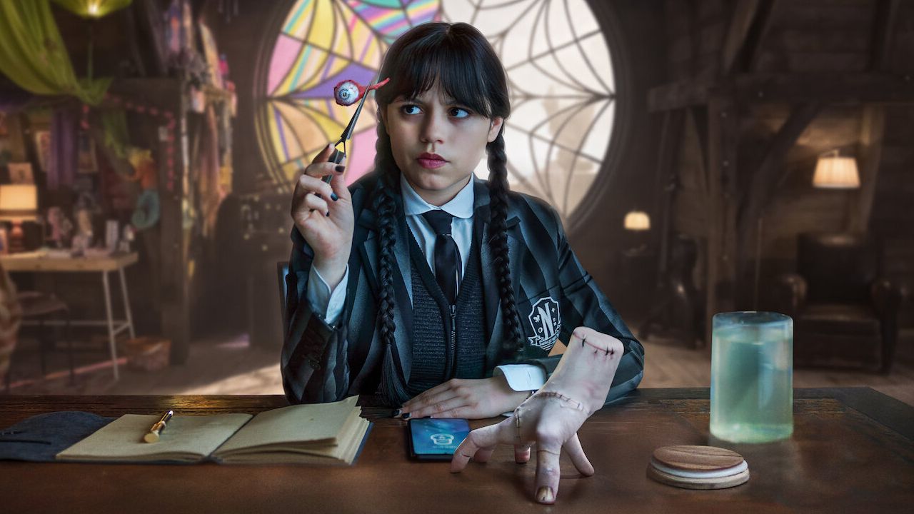 La traición de 'Merlina': cómo Netflix sacrificó al personaje original ...