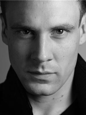 Nick Blood : Su biografía - SensaCine.com.mx