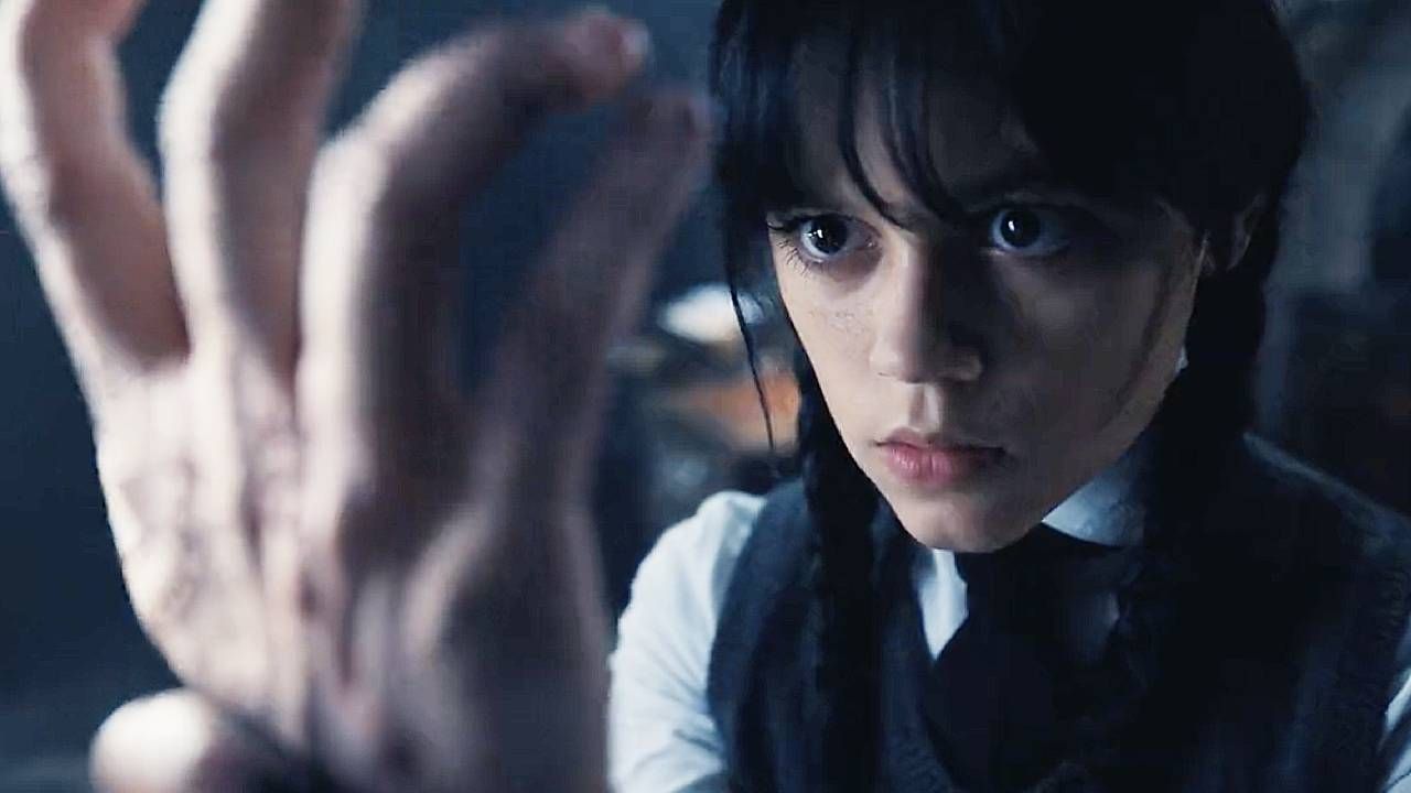 'Merlina' da primer vistazo al espeluznante "Dedos" en clip exclusivo ...