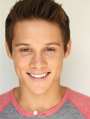 Timothy Granaderos : Su biografía - SensaCine.com.mx