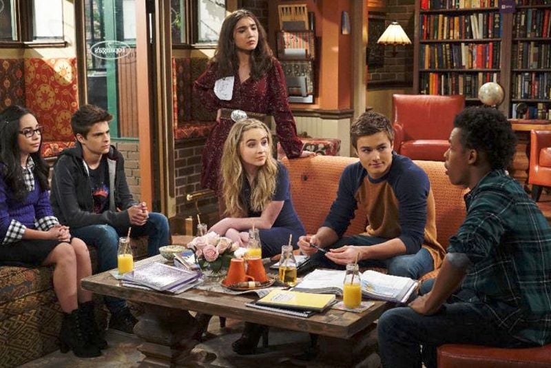 El mundo de Riley : El mundo de Riley : Foto Sabrina Carpenter, Peyton ...