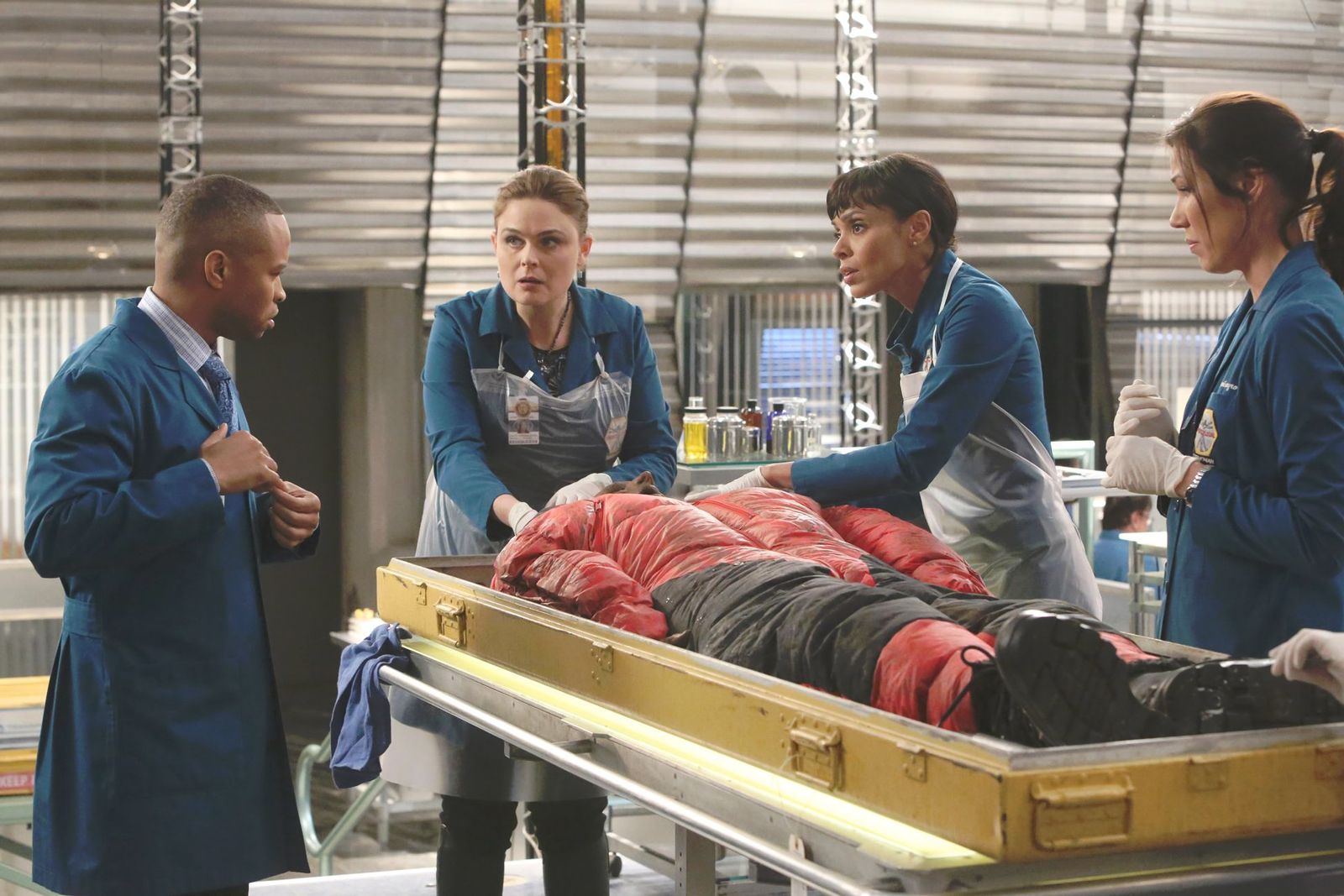 Bones : Bones : Foto Michaela Conlin, Emily Deschanel - Foto 70 sobre ...