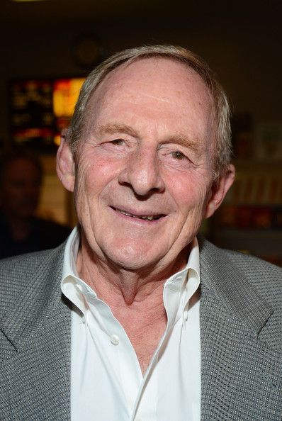 Simon Wincer : Su biografía - SensaCine.com.mx