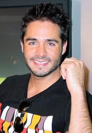 José Ron : Su biografía - SensaCine.com.mx