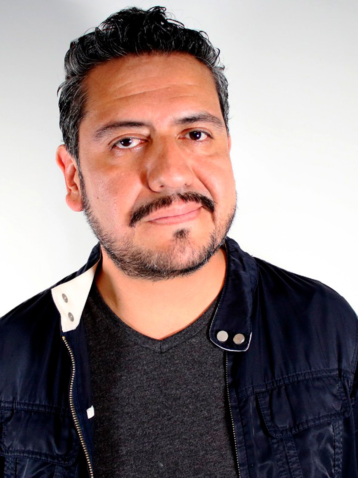 Joshua Gil : Su biografía - SensaCine.com.mx