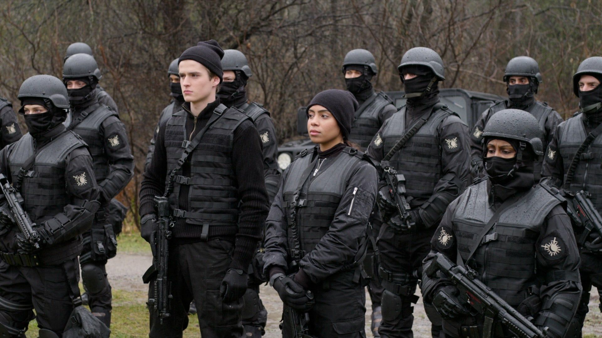 Cartel October Faction temporada 1 - Cartel 2 sobre 15 - SensaCine.com.mx