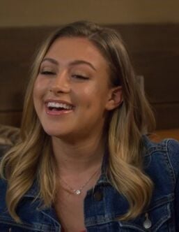 Logan Riley Hassel : Su biografía - SensaCine.com.mx