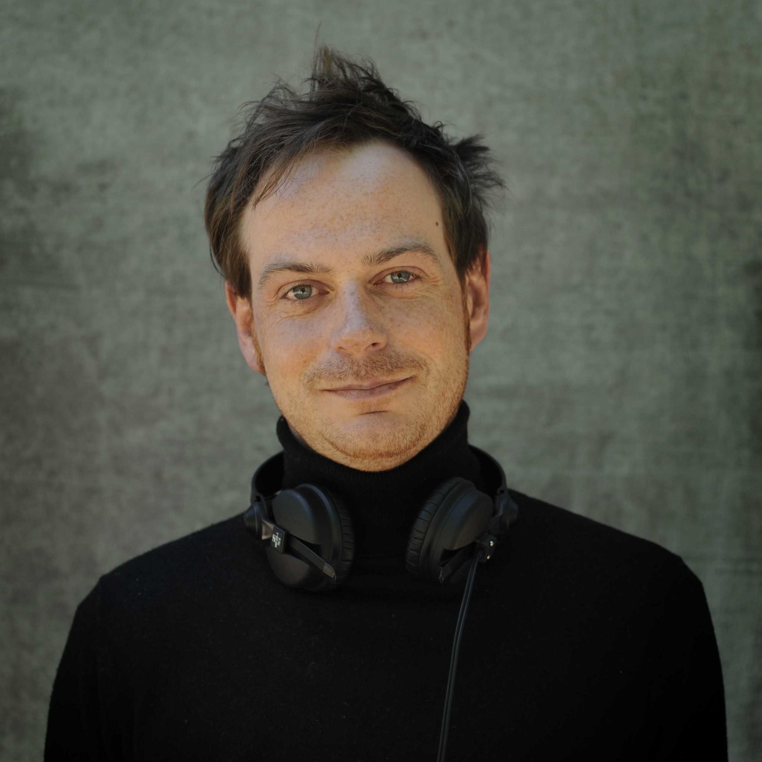 Sam Hobkinson : Su biografía - SensaCine.com.mx