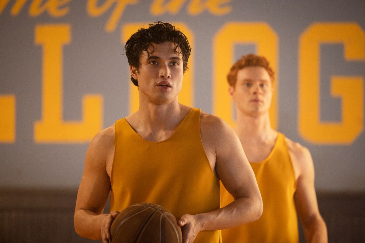 Foto de Charles Melton - Riverdale : Foto Charles Melton - Foto 2 de 43 ...
