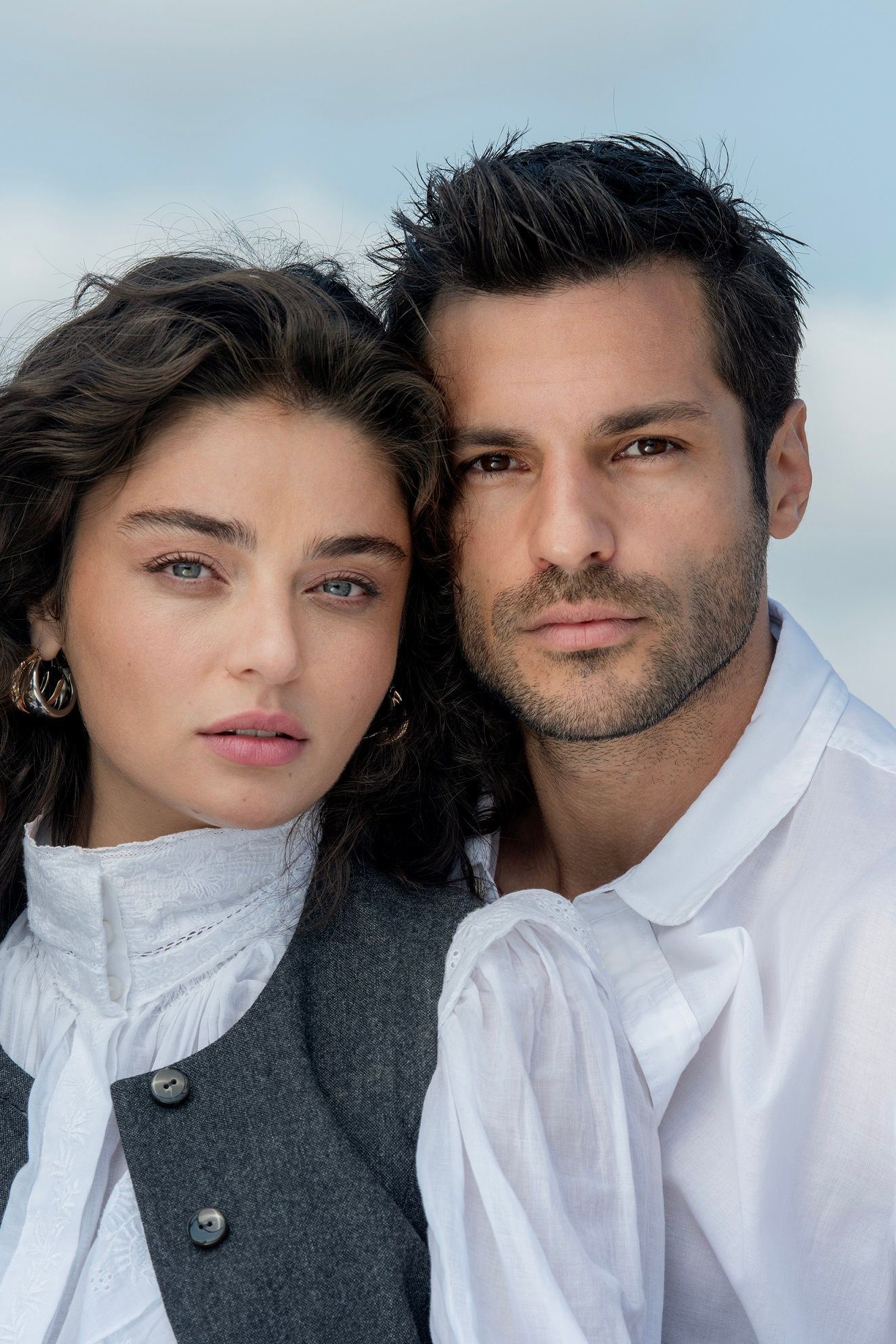 Foto de Serkan Çayoğlu - Cobertura de revista Ayça Ayşin Turan, Serkan ...