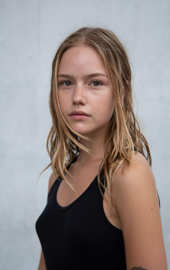 Amélie Hoeferle - SensaCine.com.mx