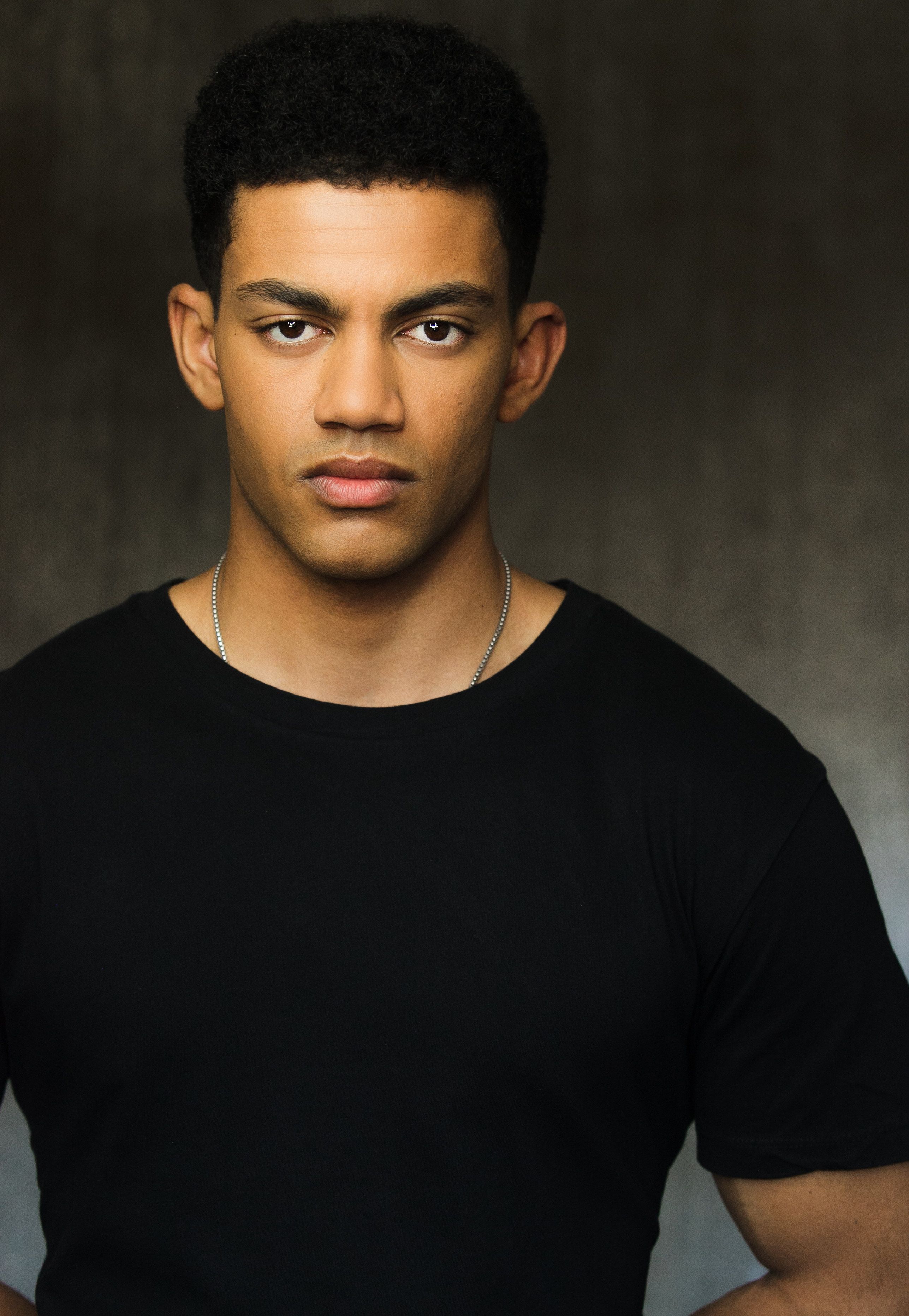 Miles Fowler : Su biografía - SensaCine.com.mx