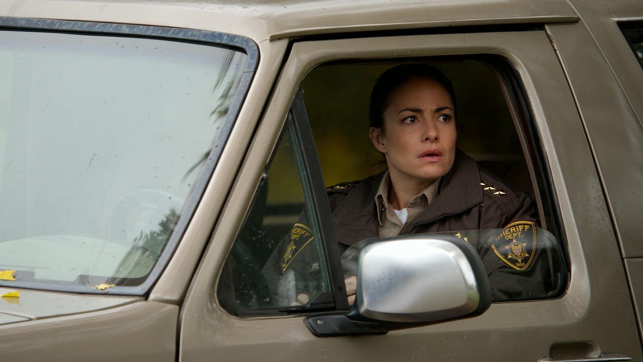 Cartel October Faction temporada 1 - Cartel 6 sobre 15 - SensaCine.com.mx